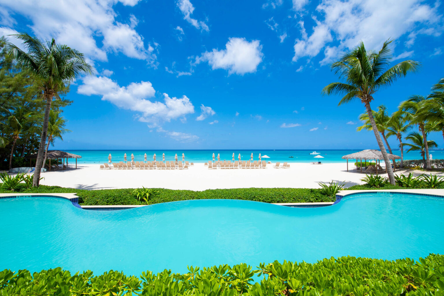 Discover Seven Mile Beach: A World-Class Caribbean Paradise - Grand ...